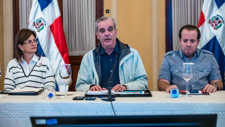 Presidente Luis Abinader confirma al gobernador del Banco Central y al superintendente de Bancos ...